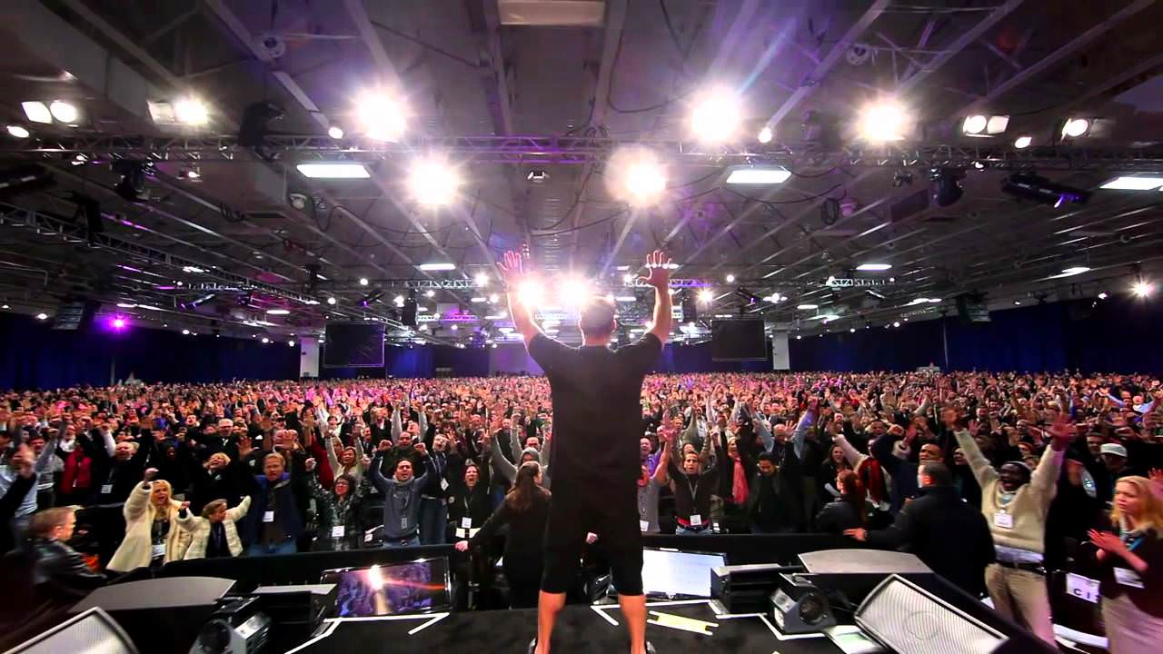 アンソニー・ロビンズとは？ セミナーや本、DVDの評判